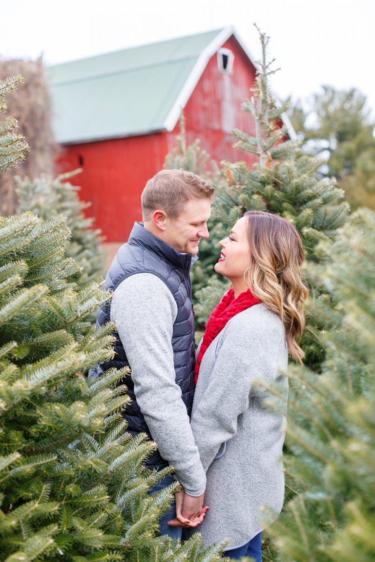 Dressing for a Tree Farm Couples Photo Shoot | Outfit Inspo - Kelsie ...