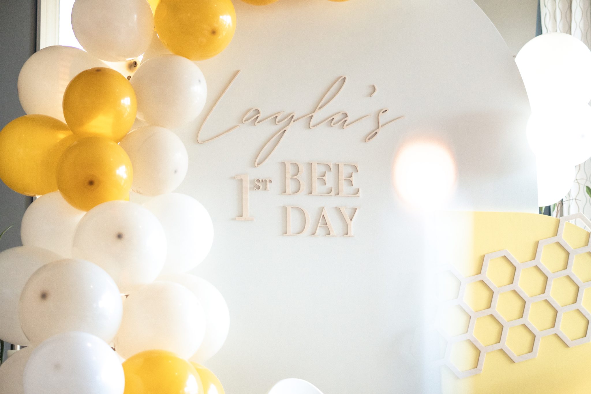 Layla's FIRST BEE DAY | One Year Old Birthday Party | Planning & DIY ...