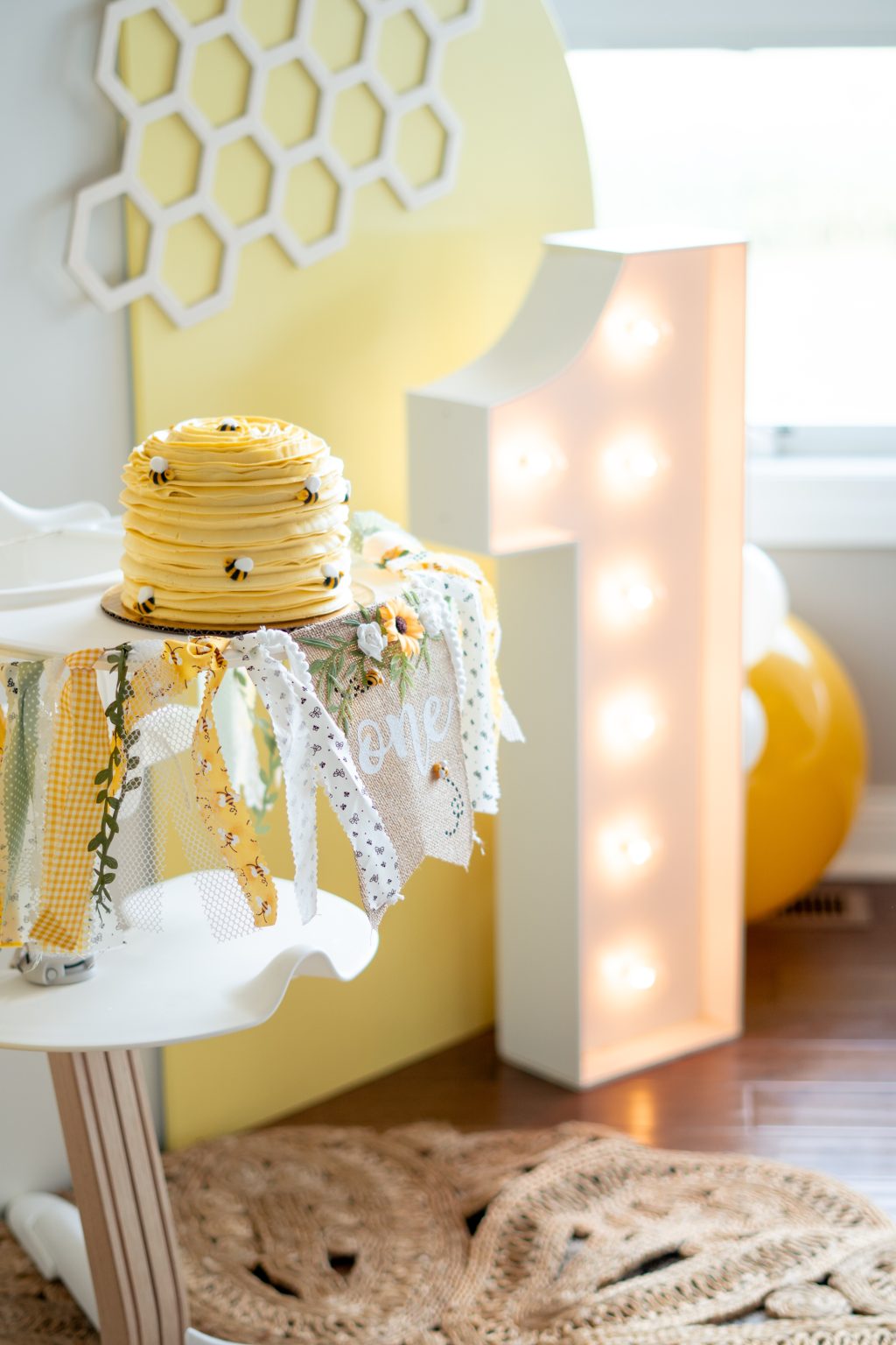 Layla's FIRST BEE DAY | One Year Old Birthday Party | Planning & DIY ...