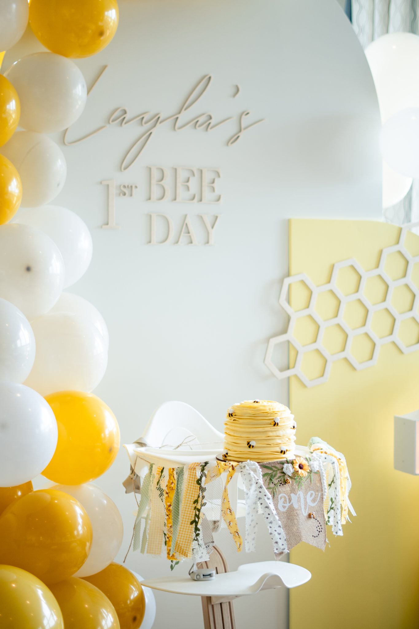 Layla's FIRST BEE DAY | One Year Old Birthday Party | Planning & DIY ...