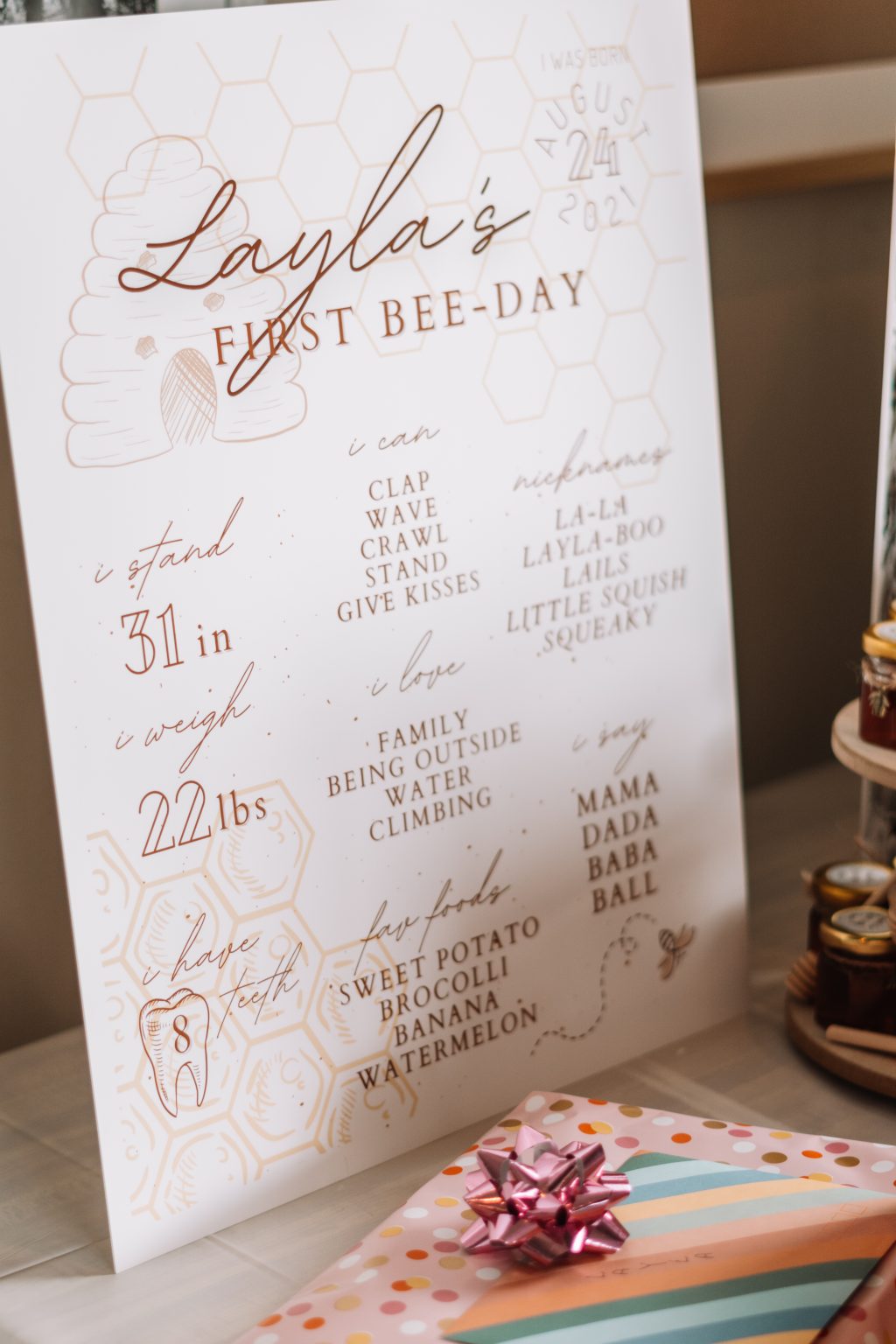 Layla's FIRST BEE DAY | One Year Old Birthday Party | Planning & DIY ...
